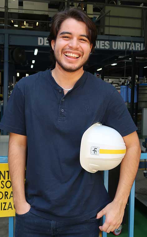 ¿Qué hace única a la Ingeniería Química Industrial? Astrid Cermeño y Andrés Paz lo descubrieron ...